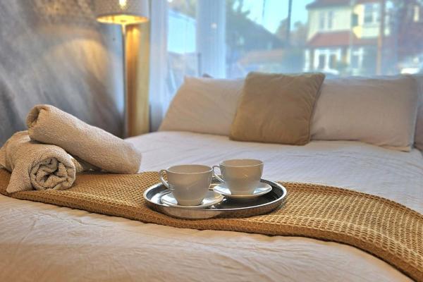 Beautiful Guest Rooms, Free Parking, 30min Heathrow, 40min Wembley, 60min Central London - Twickenham