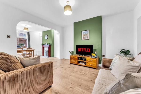 Long Stay Contractor Airbus 3 Bed 2 Bath Sleeps 6 - Chester