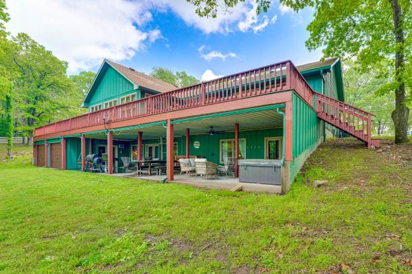 Large Lakefront Home | Pool, Hot Tub & Boat Dock - Oklahoma