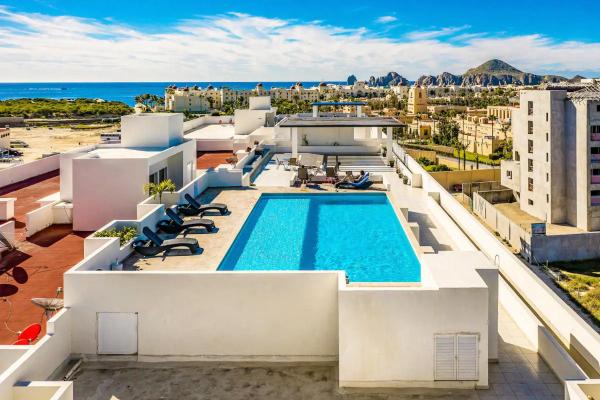 Bahia Del Tezal 202b: 2br/2bt Condo, Big Pool, 5 Minutes Walk To Beach! - Cabo San Lucas