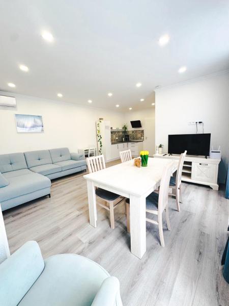 Bright-2 Apartmán Priamo V Centre Michaloviec - Trebišov