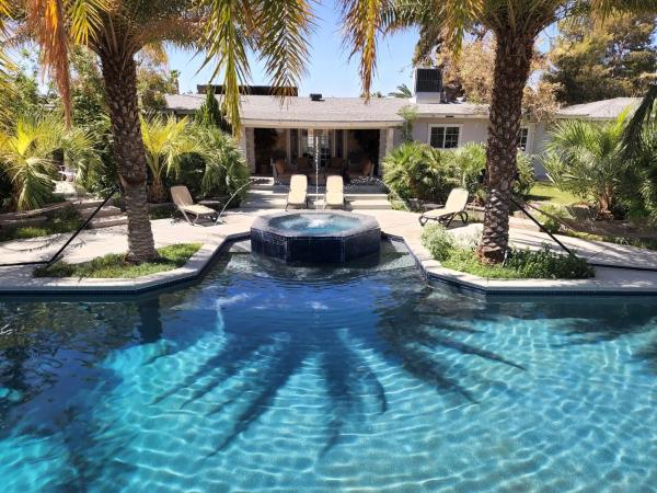 Las Vegas Private Pool Retreat - Las Vegas, NV