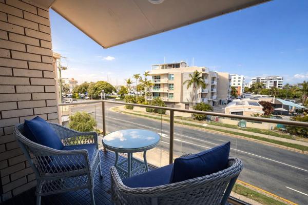 Sunshine Coastal Apartment - Walk To Beach And Wharf - Mooloolaba