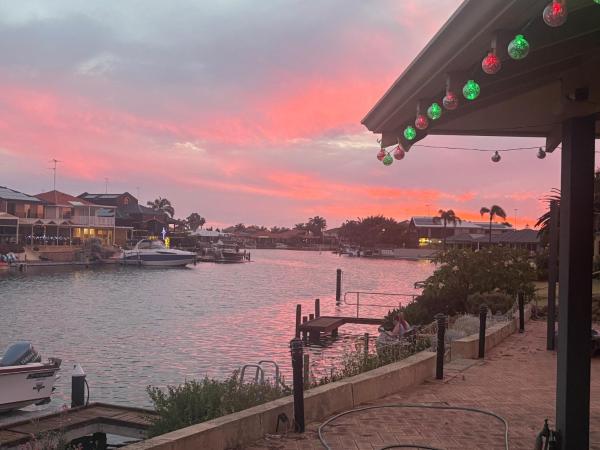 Waterside Hideaway - Pinjarra