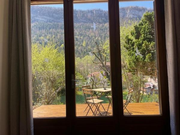 Maison Cosy Avec Extérieur Et Parking - Nantua