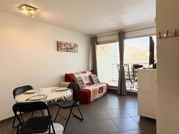 Appartement Lumineux Avec Balcon Vue Piscine - Vias