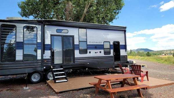 Comfortable Family-friendly Rv Suite With Loft, Private Deck & Firepit Near Williams, Arizona - Williams, AZ