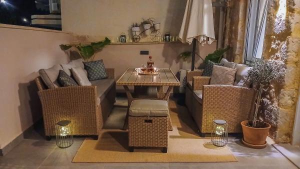 Filoxenia Private 2br Stone House Patio & Parking - La Canée