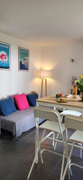 Une Escale En Bord De Plage Avec Piscine Et Jardin - Aigues-Mortes