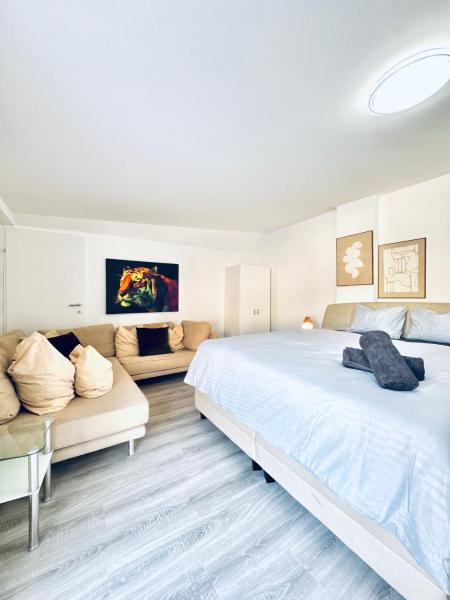 Spacious 2br Apartment With Living Room - Perfect For Families - Stockerau