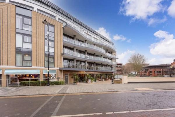 Central Maidenhead Penthouse Available - Bracknell