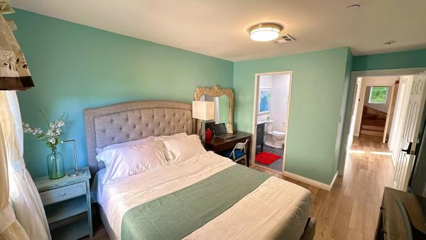Palatine Dr Room 203 - Pasadena, CA