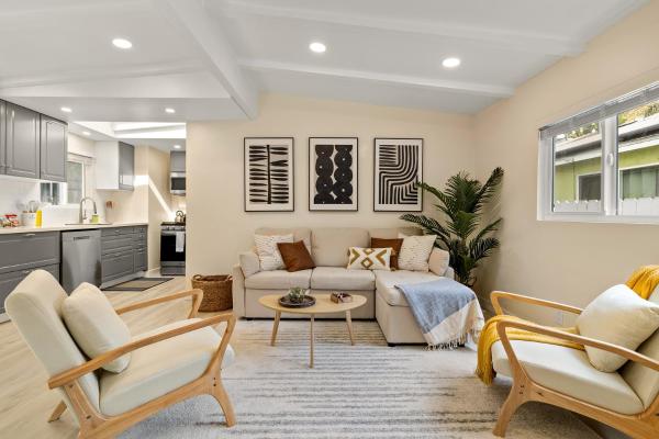 Surf, Sun & Style In Venice 3br Home Near Beach - Santa Monica, CA