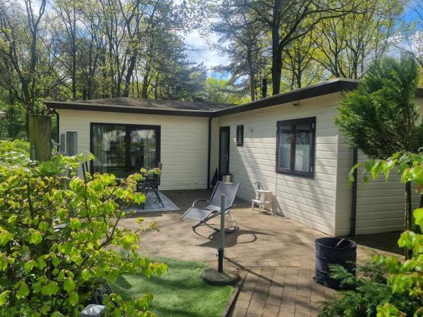 Chalet Bij Bos En Meer In Zeeland Noord Brabant - Limburg, Niederlande