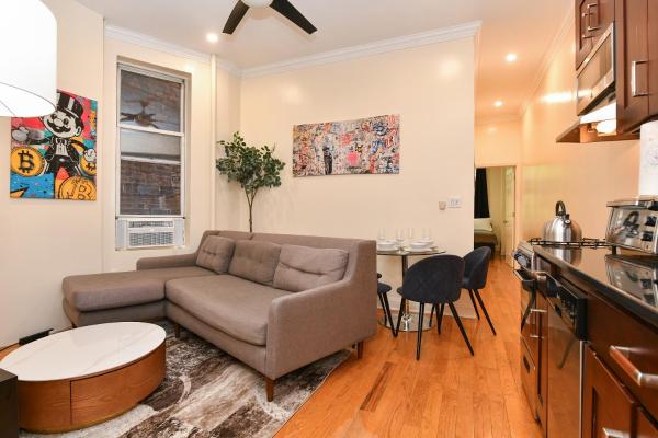 Stylish 2br Retreat North Of Central Park - New York City