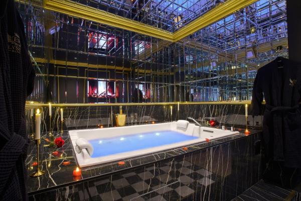 Suite De Luxe - Jacuzzi Privatif - Cinéma - Sedan - Sedan