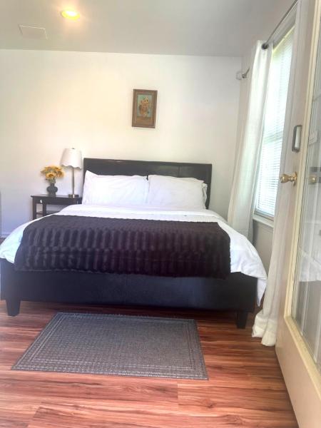 Private Ground -Level Studio Suite - Columbia, MD