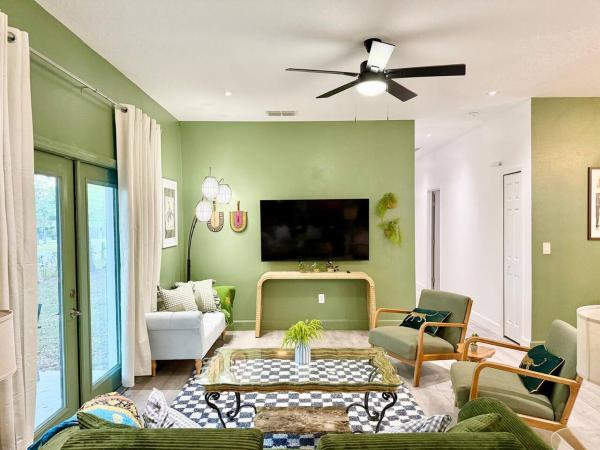 Retreat Near Downtown Sanford | Ping Pong + Patio - Lake Mary, FL