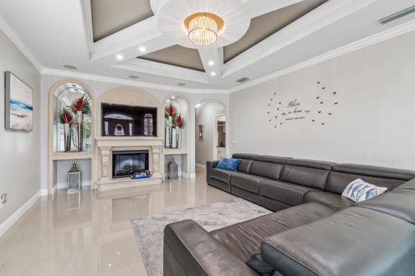3br,3ba Home Near Downtown And Airport, Walk To The Stadium - Tampa
