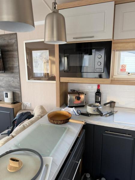 Luxury 3-bed Caravan With Decking & Free Parking Near Beaches - Primrose Valley - Filey