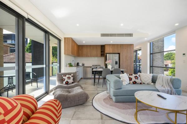 Modern Marrickville 2br 5 Min Walk To Train - Strathfield