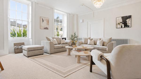 The Residence - Grand 3 Bed Apartment, Garden, Parking - Stroud