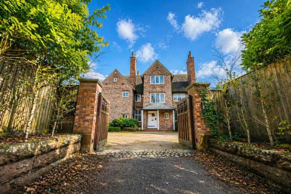 The Greystoke Mansion With Private Grounds - Knutsford