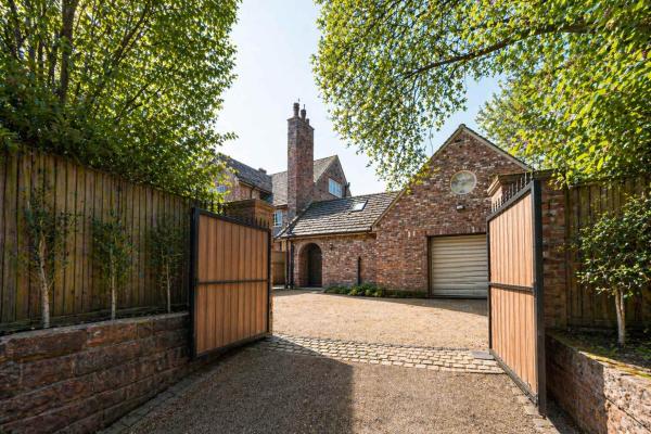 The Hale Loft- Free Parking Close To Airport - Knutsford