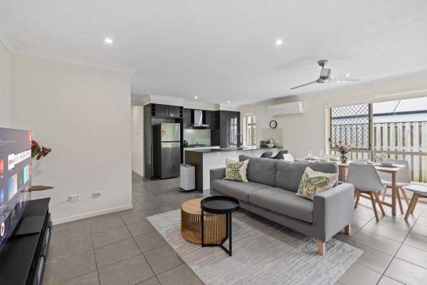 Family Friendly 3 Bedroom Home Near Theme Parks And Shops - Dreamworld, Coomera
