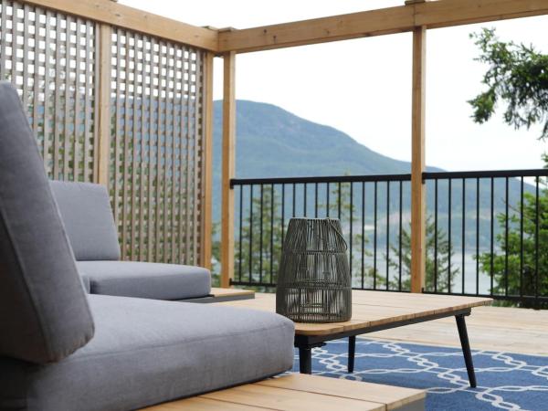 Howe Sound View - Bowen Island