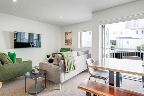 Morningside Modern 3br Home With Double Parking - Auckland