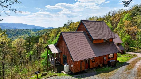 Sónyahs Cabin By Avantstay - Wears Valley, TN