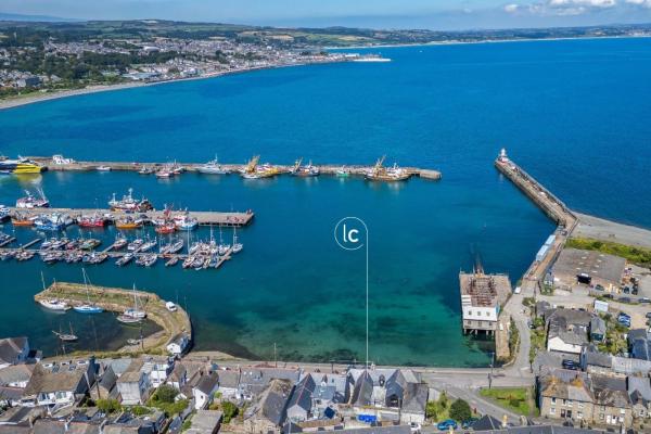 Harbour Watch Cottage - Newlyn Sea View Coastal Stay - Mousehole