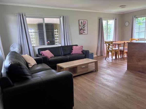 Central, Tidy And Private 3 Bedroom - Atherton