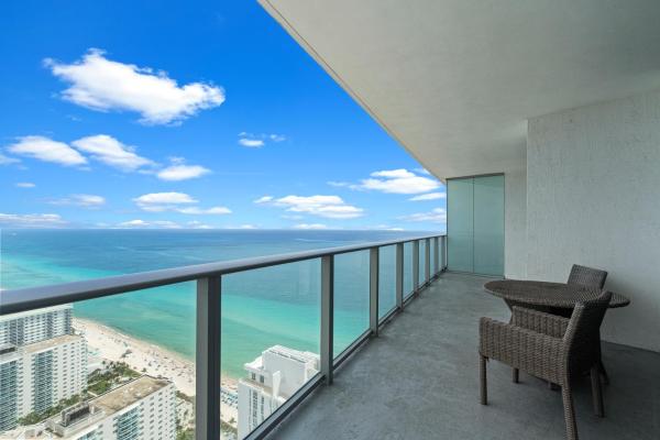 Stylish Beach Condo With Ocean Views - Dania Beach, FL