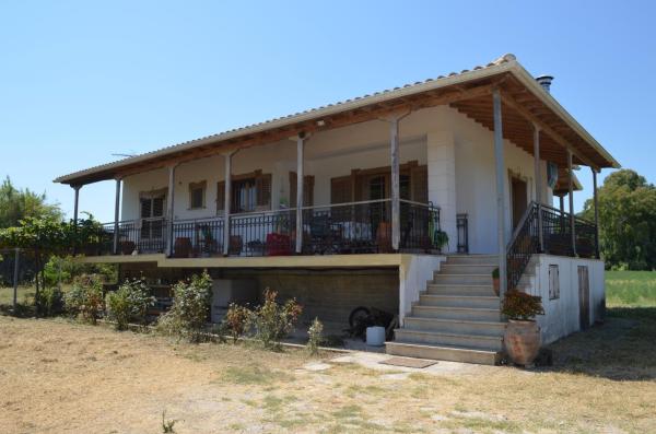 An Authentic Greek House - Leucade