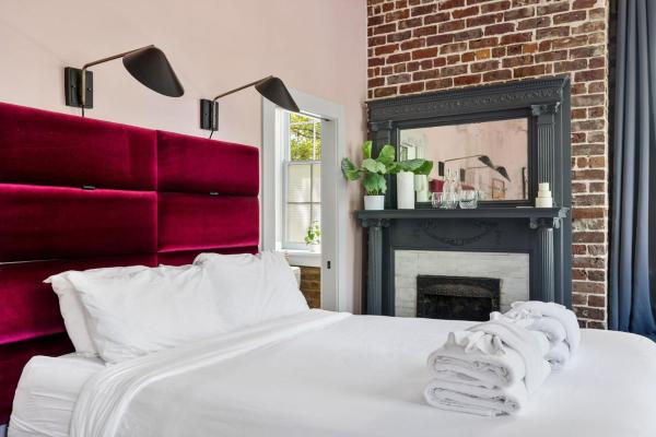 Sunny Queen Suite Downtown 2nd Floor - 서배너