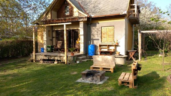 Kisfaludy Apartment House - Velence
