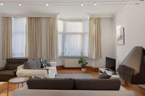 Prachtig Herenhuis In Sint-truiden Met 5 Slaapkamers - Hasselt