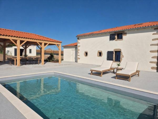 Le 1701 – Gîte 15 Pers Avec Piscine, Puy Du Fou - Les Herbiers