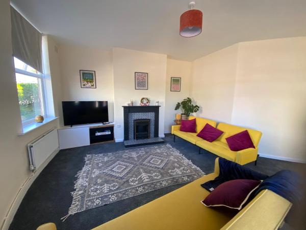 Town Centre House Sleeps 8 With Parking - Stafford, UK