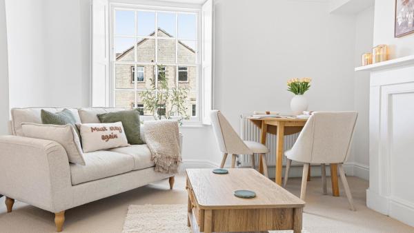 The Nook - 1 Bed Apartment, Central Tetbury, King Bed, Coffee Bar - Malmesbury