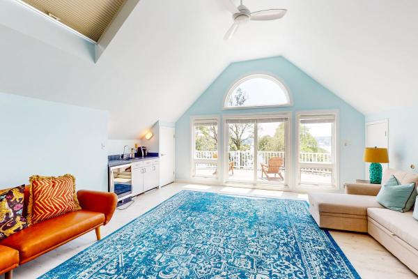 Splendid Home With Private Pool, Fire Pit, Several Decks & Balconies - Chesapeake Bay