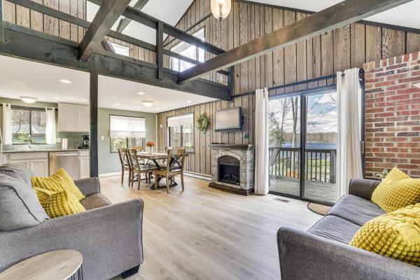 Pocono Lake Home W/ Fire Pit: Walk To Ski Hill! - Arrowhead Lake, PA