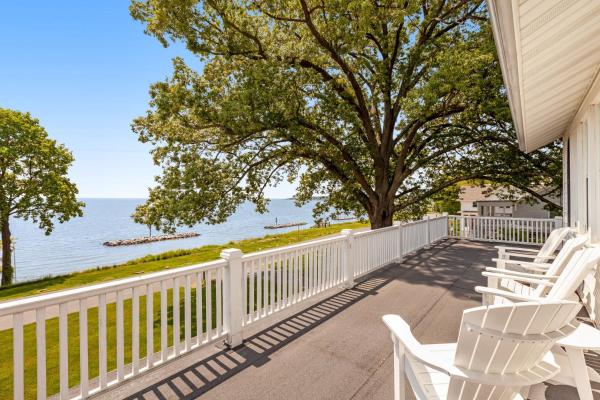 Waterfront Home With Scenic Porches, Yard, Grill, Jetted Tub, Central Ac, & Wd - Annapolis, MD