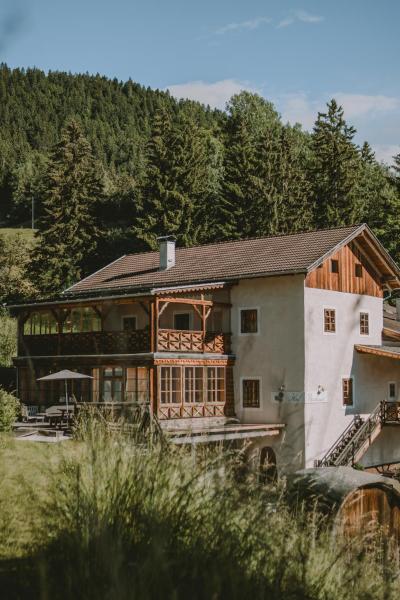 Hof Neuhaus - Historischer Ansitz Mit Sauna - Naturns