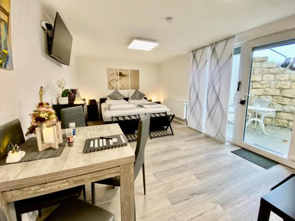 1,5 Zimmer Apartment In S-bahn Nähe, 35 Qm, Max 4 Pers, Zentral, Private Terasse, Internet 250 Mbit - Weil der Stadt