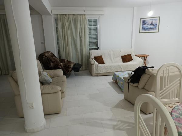 Extra Big 4 Bedroom Vill, Beach Across The Road - Larnaca