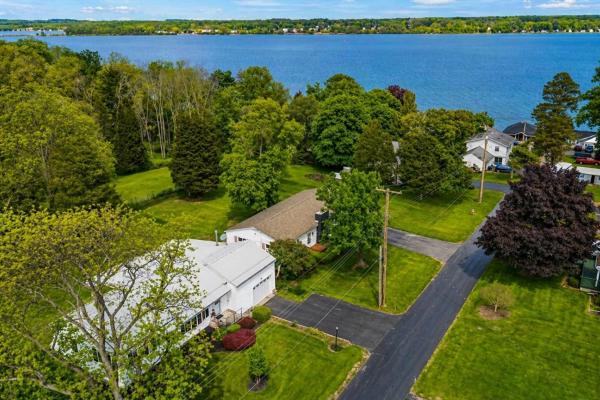 Lake Views Cayuga Wine Trail Hot Tub Flx - 卡尤加湖