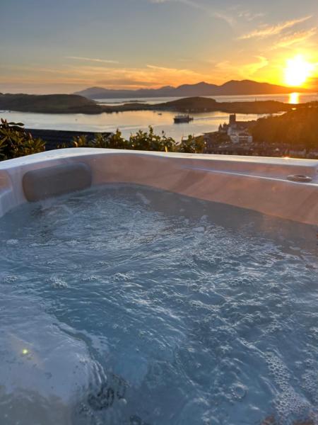 Tigh Beag Pod With Hot Tub - Oban